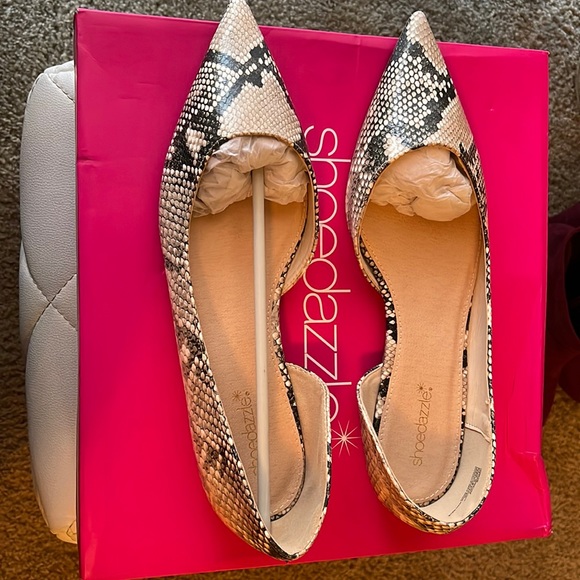 Shoe Dazzle | Shoes | Snake Print Flats | Poshmark